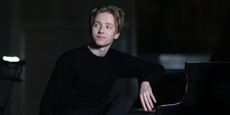 JULIUS ASAL, piano - Vancouver Recital Society